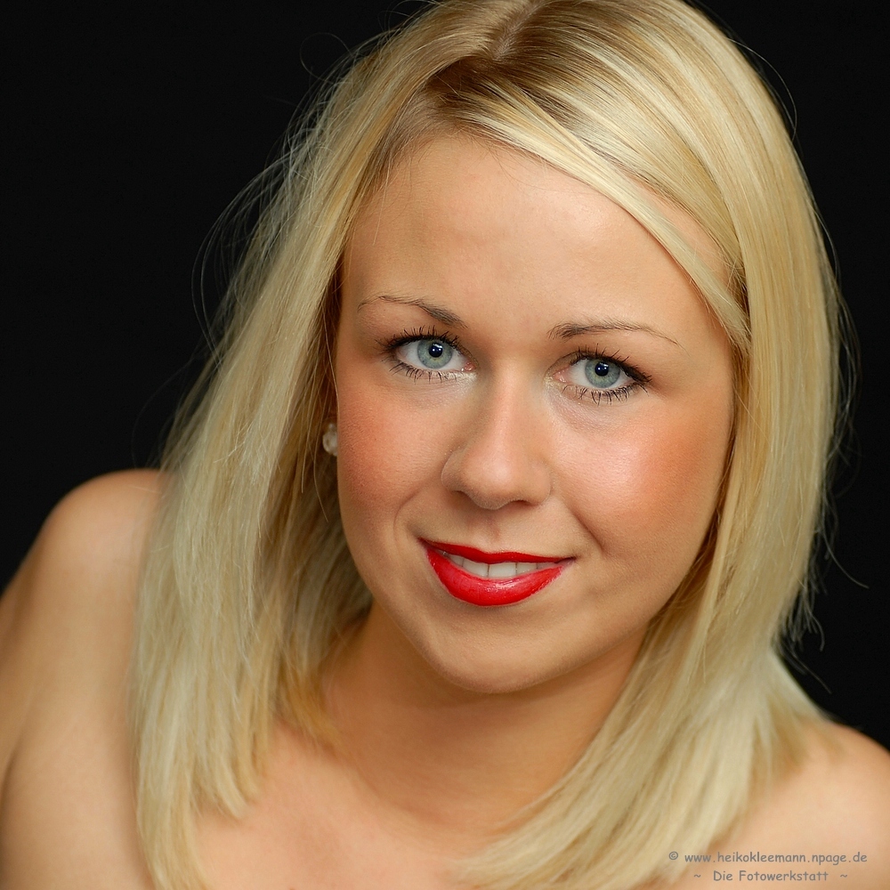 ~ rote Lippen ~ Foto & Bild | portrait, portrait frauen, studio Bilder ...