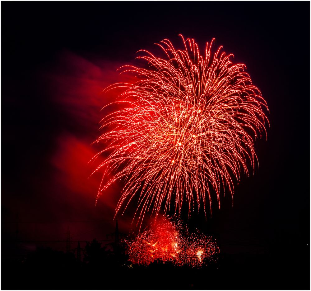 Rote Raketen Foto & Bild | spezial, rot, nacht Bilder auf fotocommunity