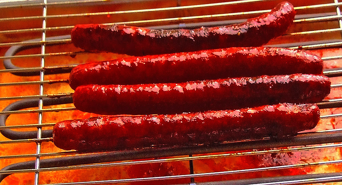 Rote Würste am Weißen Sonntag Foto & Bild | stillleben, food-fotografie ...