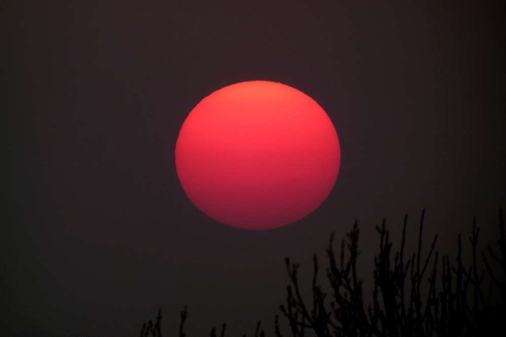 Roter Riese Foto & Bild | sonnenaufgänge, himmel & universum, natur ...