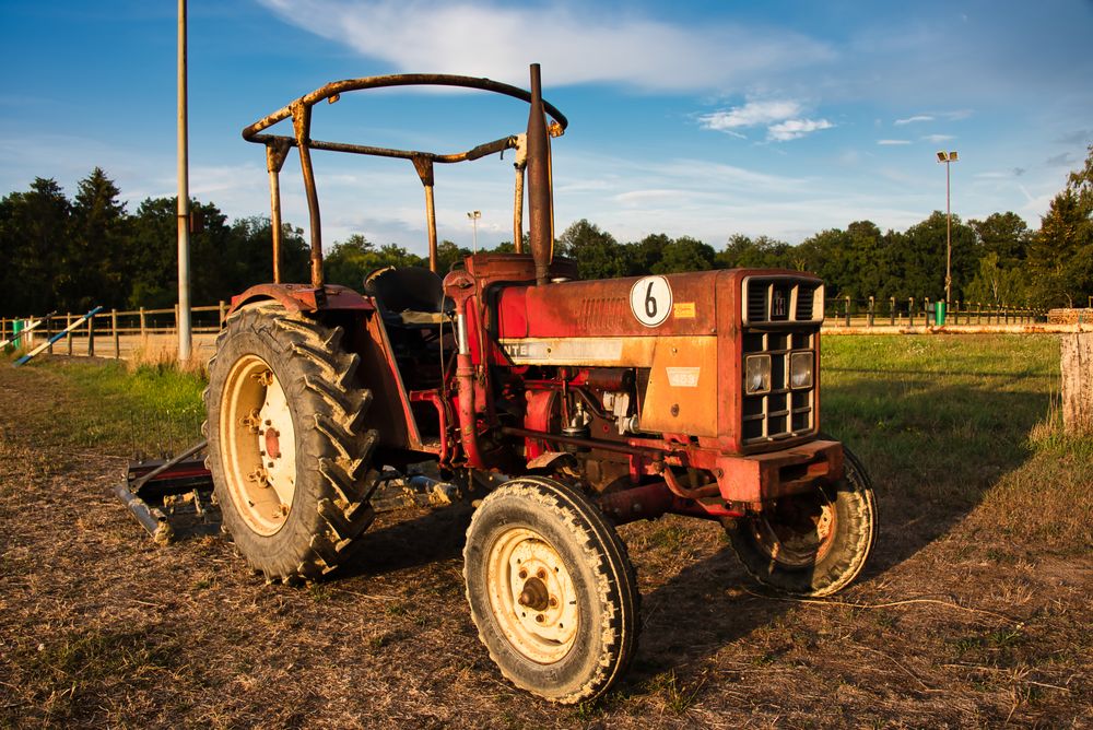 Roter Traktor Foto & Bild | industrie und technik, traktoren ...