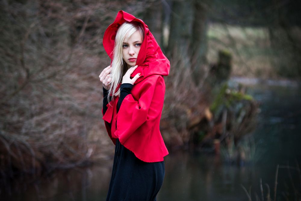 Rotkäppchen II Foto & Bild | erwachsene menschen, menschen, frau Bilder ...