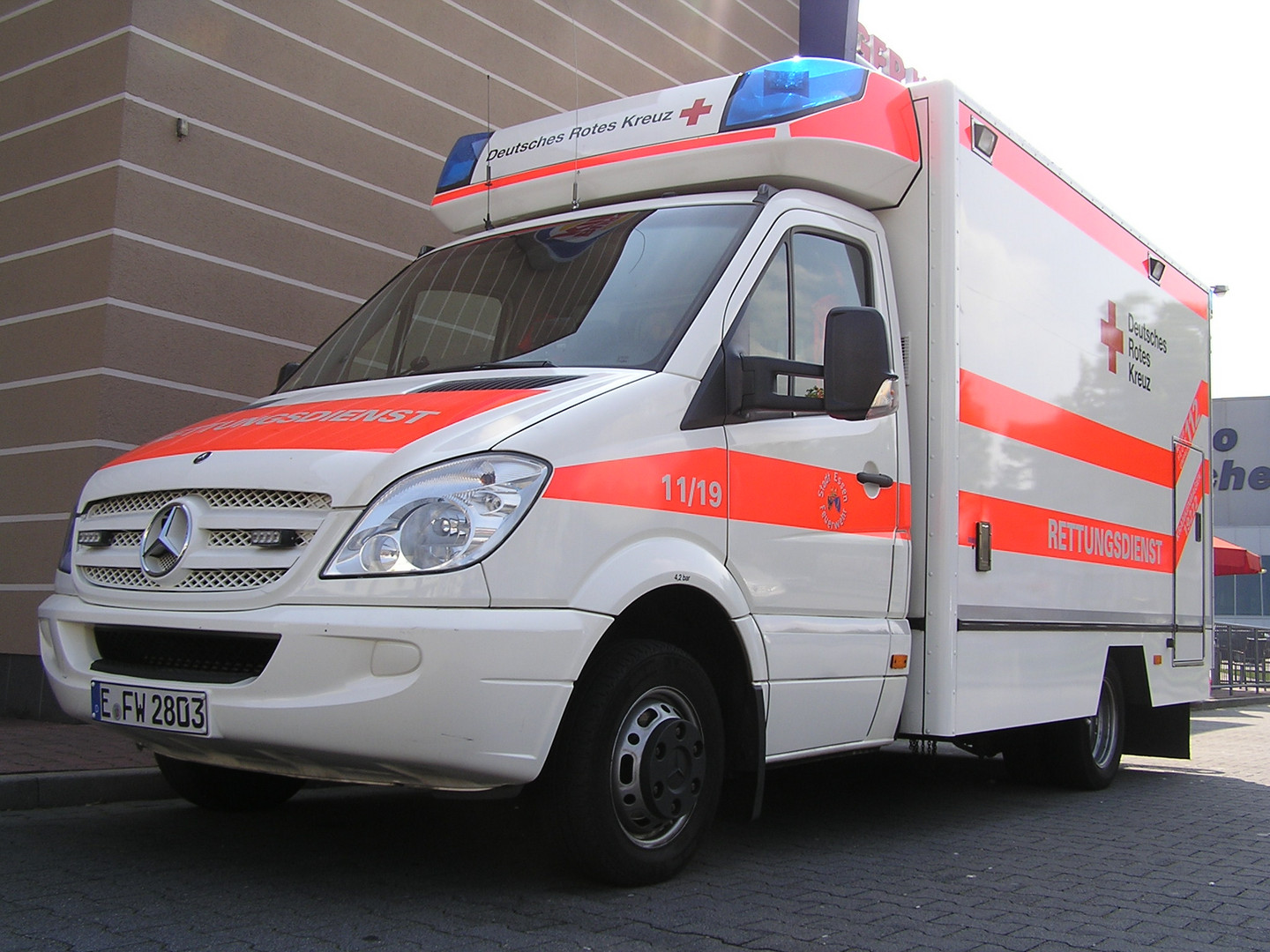 RTW DRK Essen Foto & Bild | autos & zweiräder, feuerwehr ...