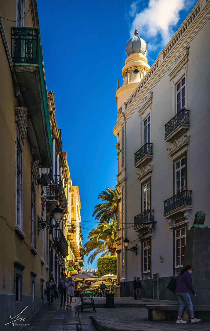 Rückblick auf den Plaza de Cairasco Foto & Bild | architektur, europe ...