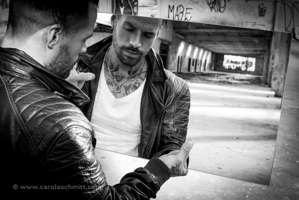 Rückspiegel Foto & Bild | streetfotografie mit menschen, kommunikation; grafik; szenen ...