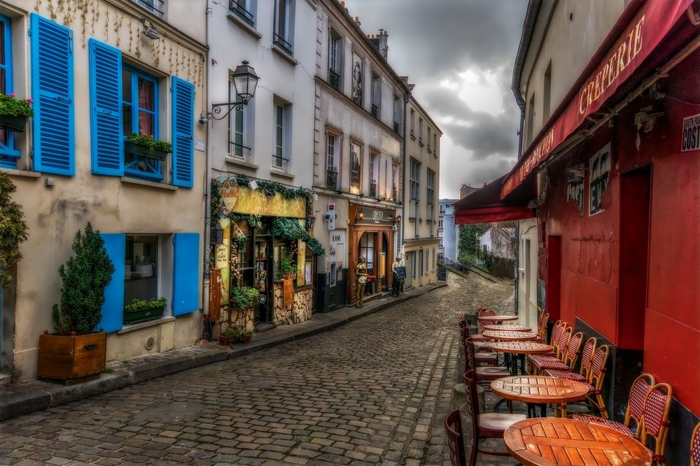 Ruelle de Montmartre photo et image | europe, france, paris Images ...