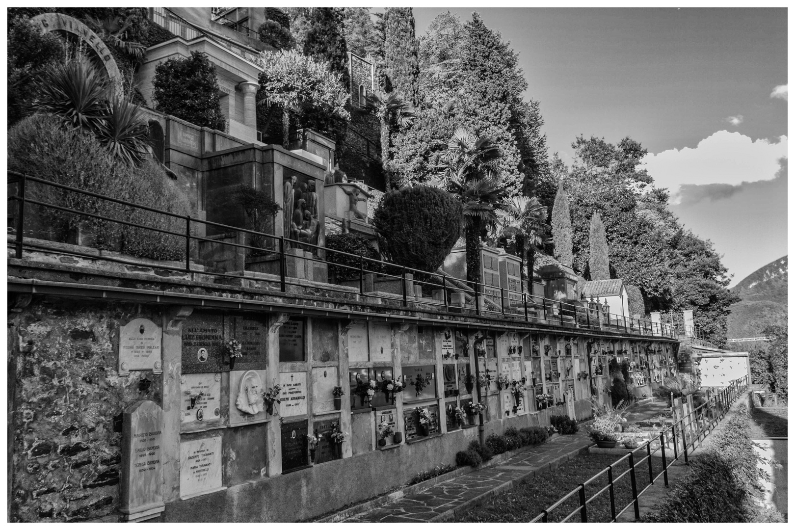 Ruhe in Frieden Foto & Bild | architektur, friedhöfe, schwarz weiss ... Ruhe in Frieden Foto & Bild | architektur, friedhöfe, schwarz weiss ...