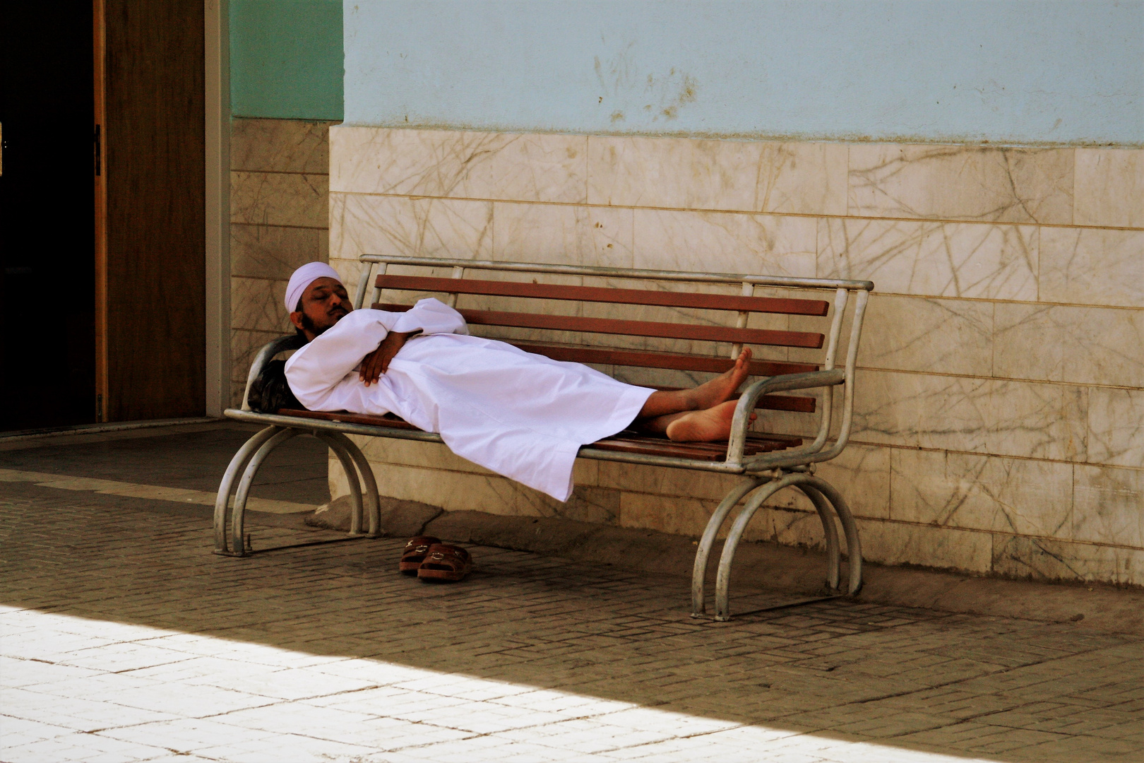 Ruhepause Foto & Bild | erwachsene menschen, streetfotografie mit ...