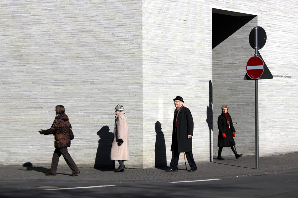 Rund & Eckig Foto & Bild | streetfotografie mit menschen, street ...