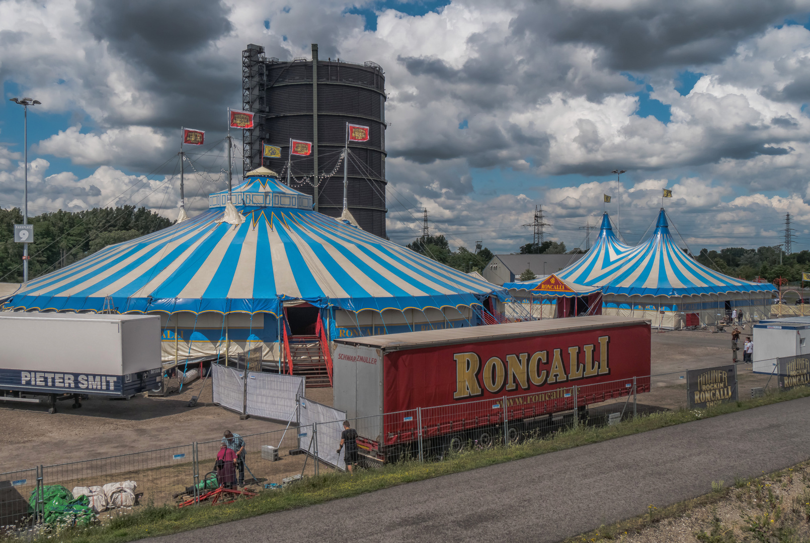 Rund um Roncalli (81) Foto & Bild | dokumentation, wolken, circus ...