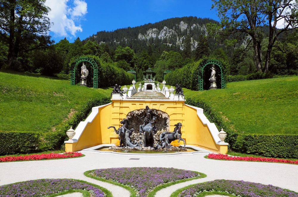 Rund um Schloss Linderhof … Foto & Bild | fotos, schloss, gebäude ...