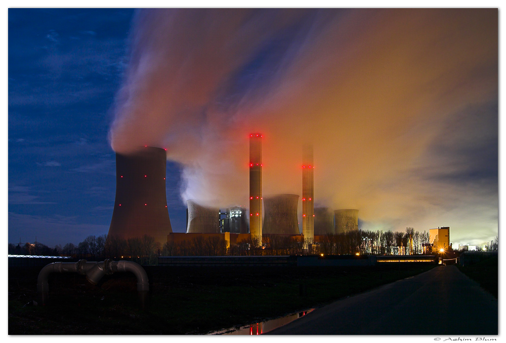 RWE Kraftwerk Niederaußem Foto & Bild | industrie und technik ...