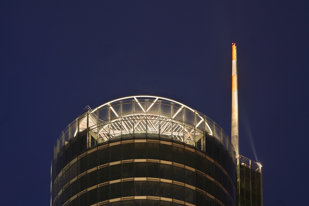 RWE Turm II Foto & Bild | architektur, architektur bei nacht, essen ...