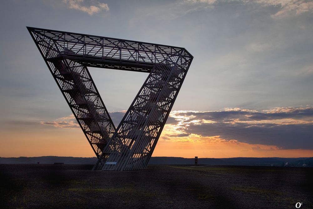 Saarpolygon am Abend Foto & Bild | architektur, stahlbau, das ...