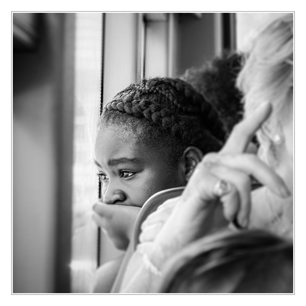 Sad bus drive Foto & Bild | streetfotografie mit menschen, street ...