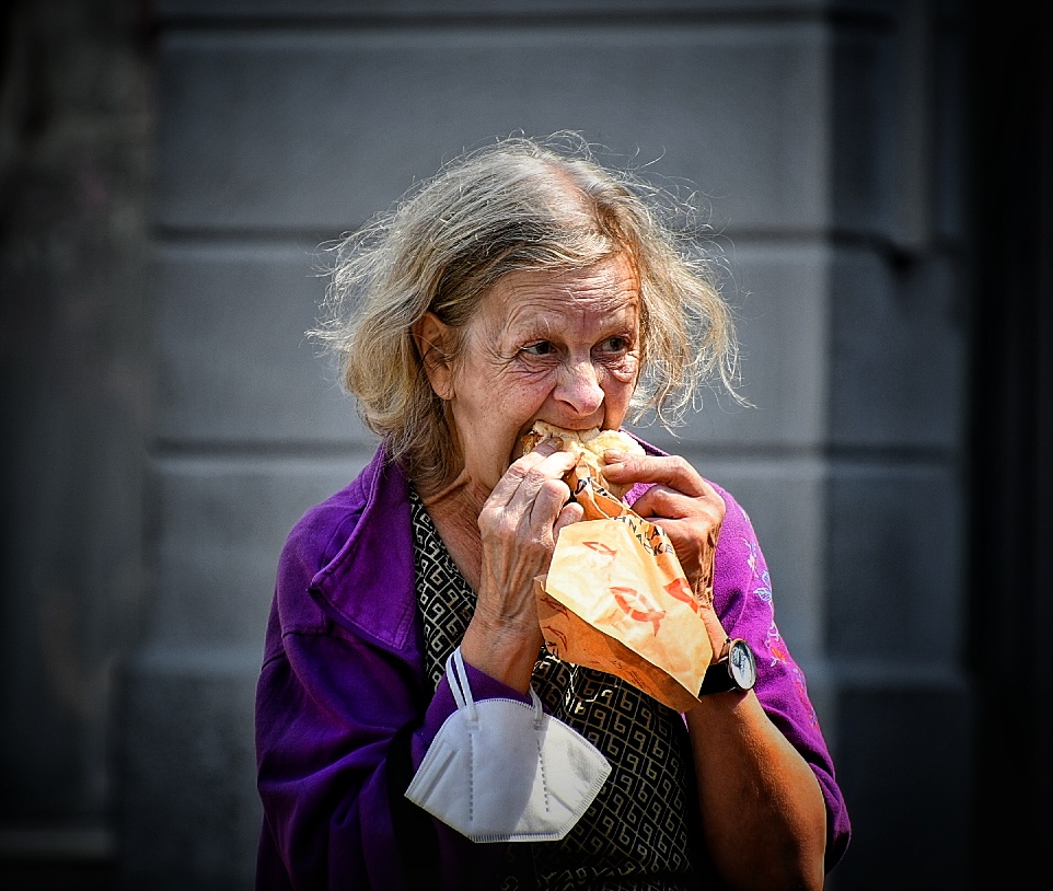 Sättigung ? Das Gefühl des Sattseins entsteht im Gehirn ... Foto & Bild ...