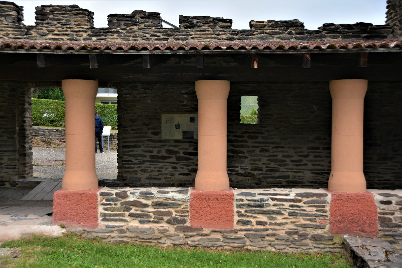 Säulen am Eingang Foto & Bild | deutschland, europe, rheinland-pfalz ...