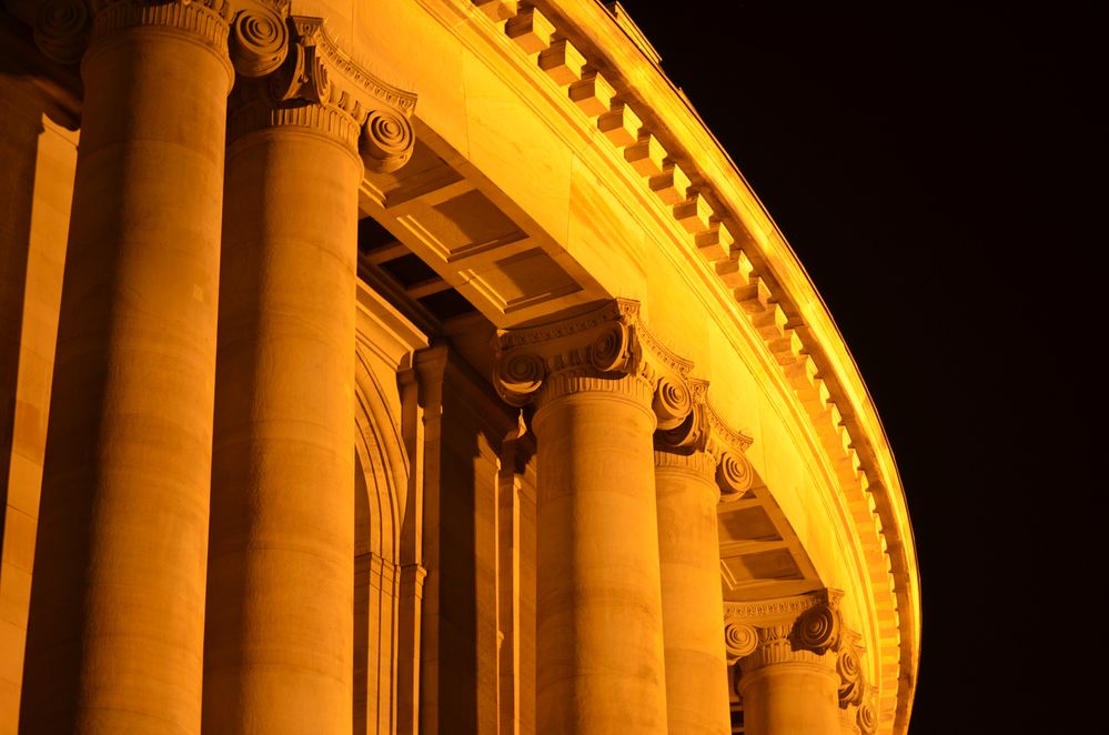 Säulenfassade Foto & Bild | architektur, architektur bei nacht, nacht Bilder auf fotocommunity