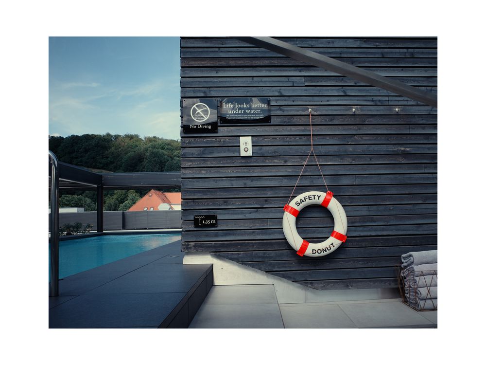 Safety Donut Foto & Bild | stillleben, projekte, fotokunst Bilder auf ...