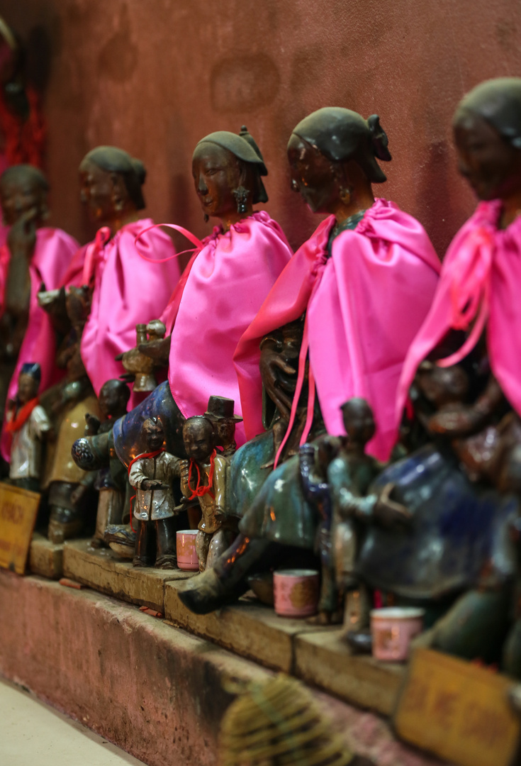 Saigon, Jade Kaiser Pagode, Figuren Foto & Bild | asia, vietnam ...