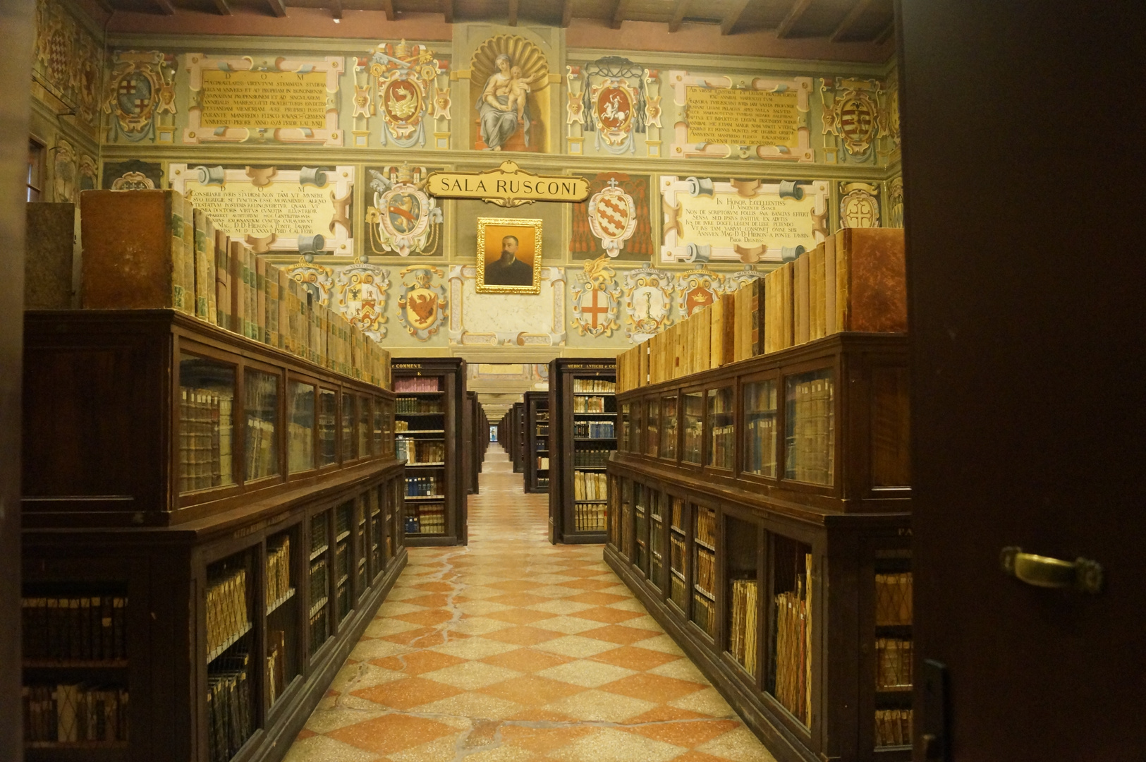 Sala Rusconi Foto % Immagini| bologna, biblioteca, world Foto su ...