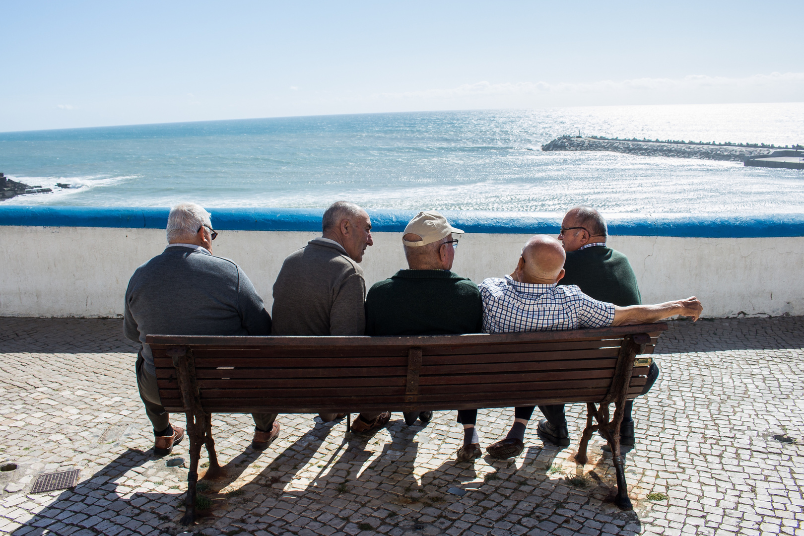 Same place same friends Foto & Bild | streetfotografie mit menschen ...