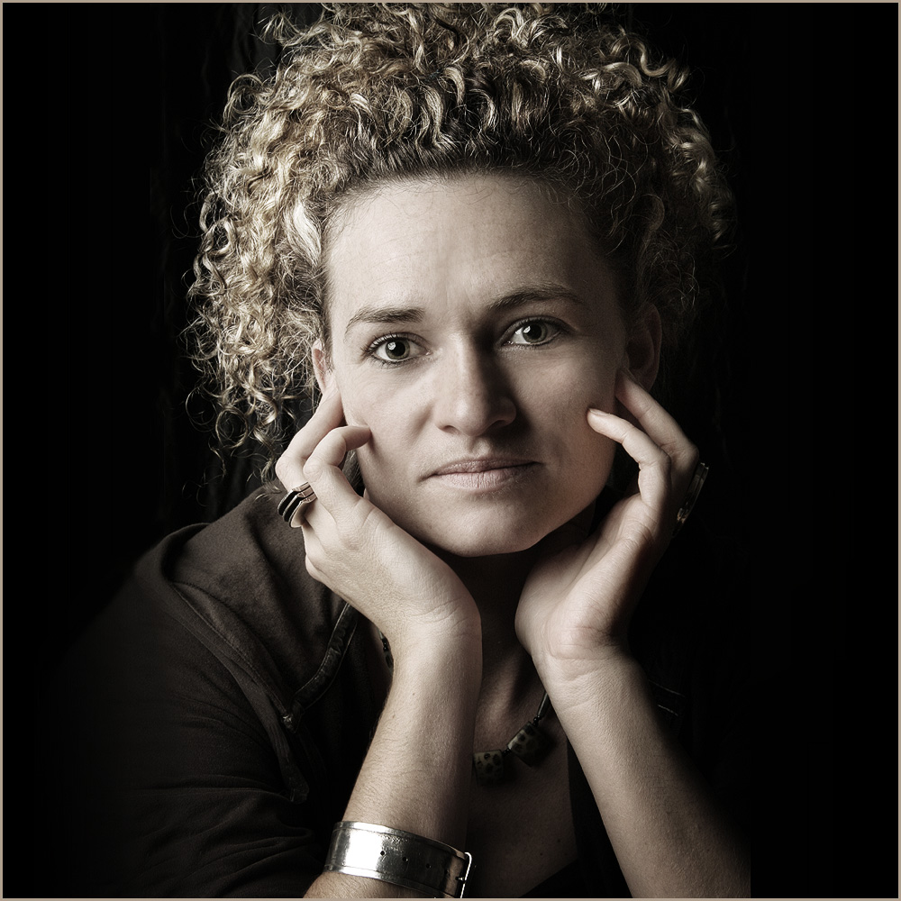 SANDRA Foto & Bild | portrait, portrait frauen, indoor Bilder auf ...