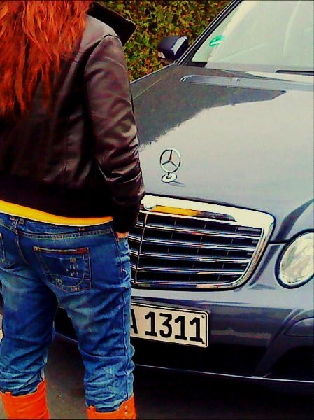 sandra am auto Foto & Bild | körperdetails, menschen Bilder auf ...