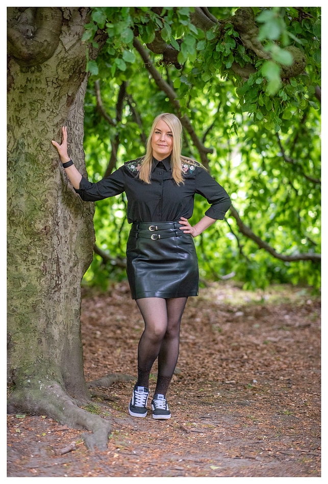 Sandra am Baum Foto & Bild | sandra Bilder auf fotocommunity