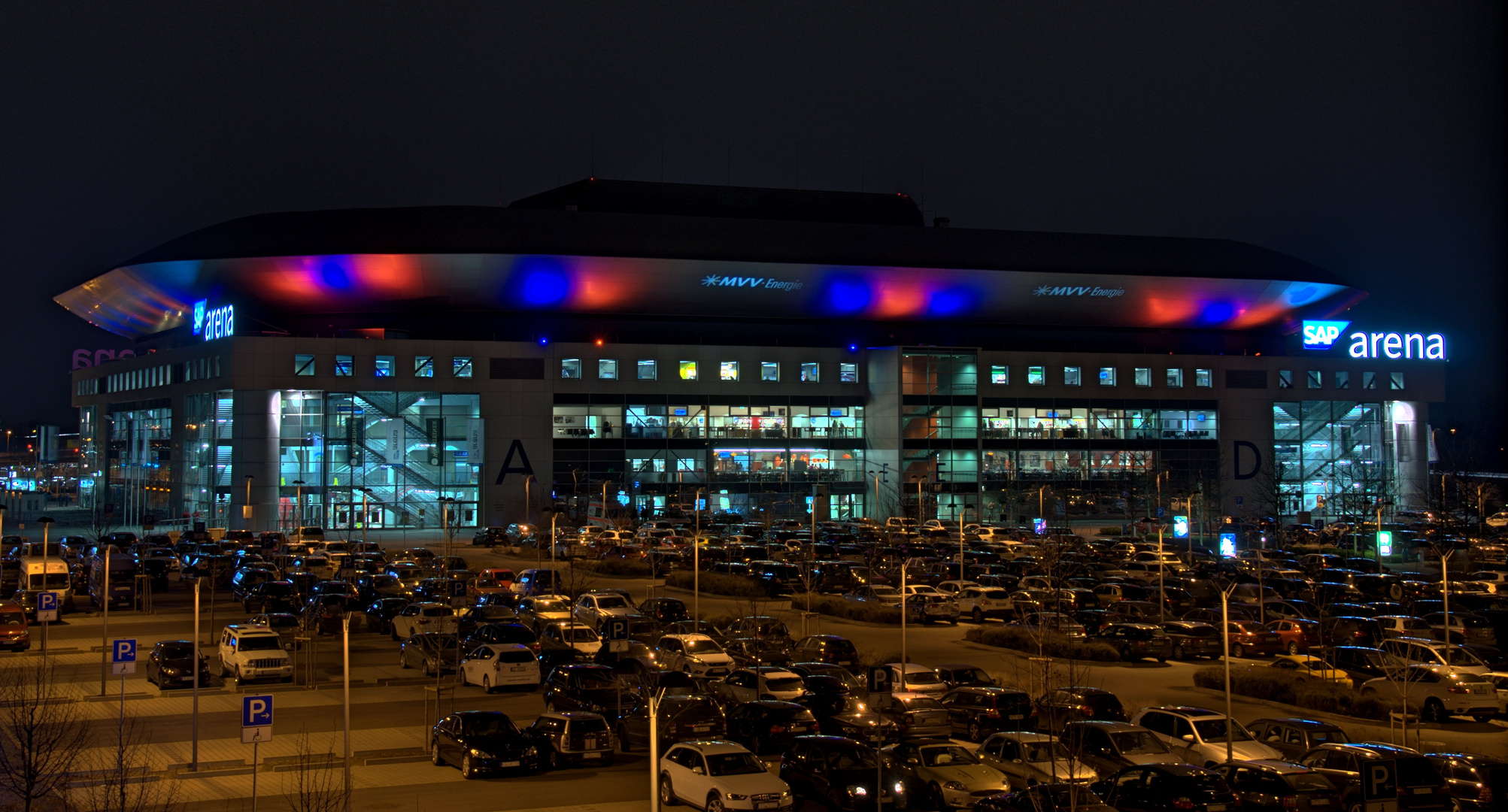 SAP Arena in der Nacht Foto & Bild | architektur, architektur bei nacht ...