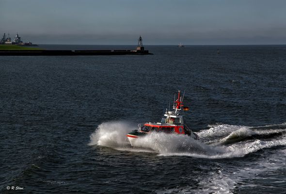 Spezialschiffe Bilder & Fotos