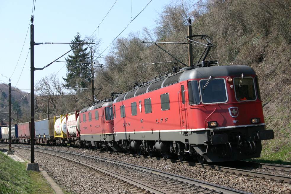 SBB Cargo Re 10/10 am Bözberg Foto & Bild | züge, eisenbahn, verkehr ...
