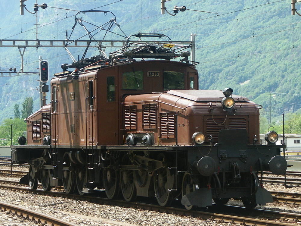 SBB Ce 6/8 II 14253 bei Biasca Foto & Bild | züge, eisenbahn, verkehr ...