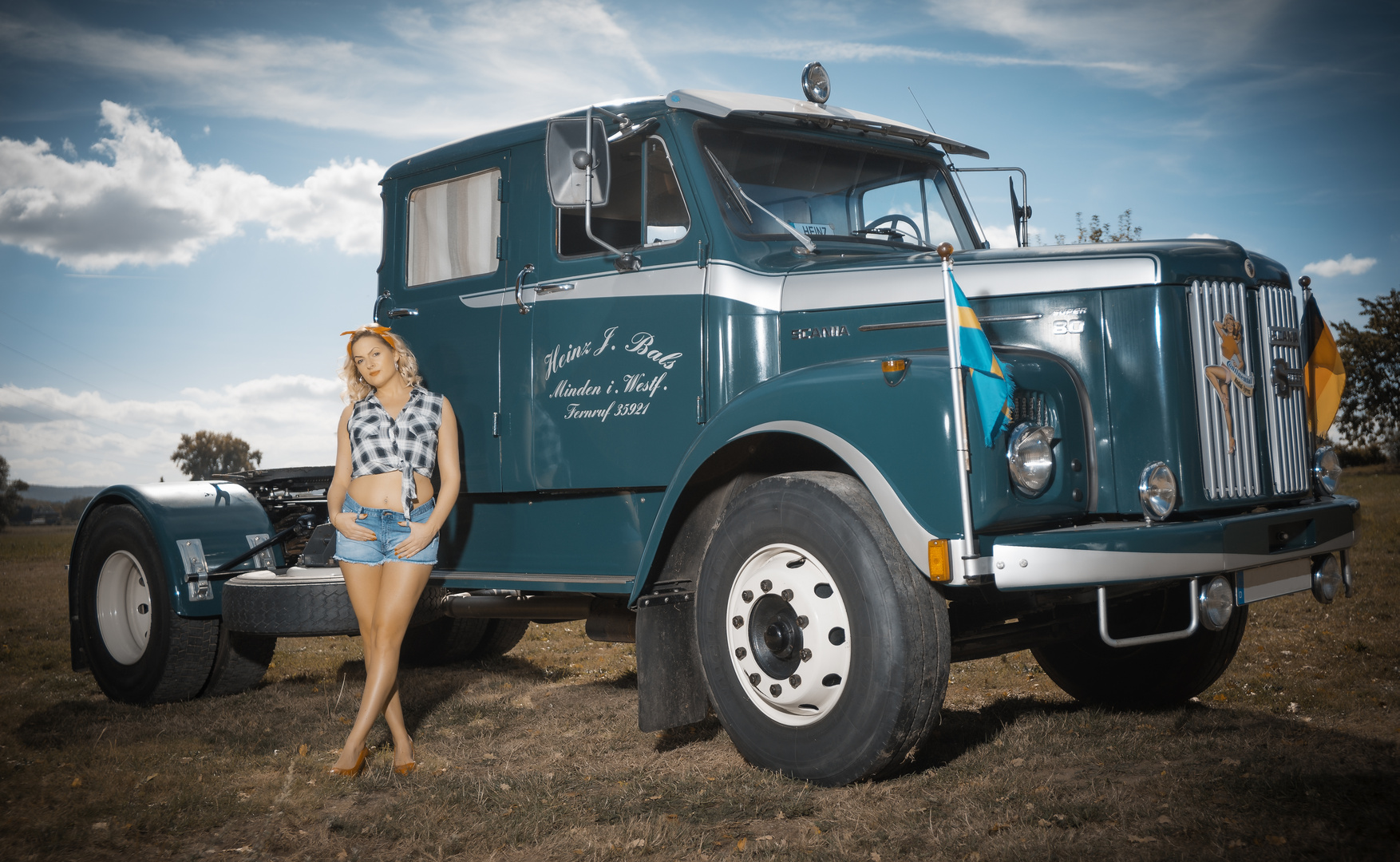 Scania Super 80 mit Hanna Foto & Bild | erwachsene, szene, people ...