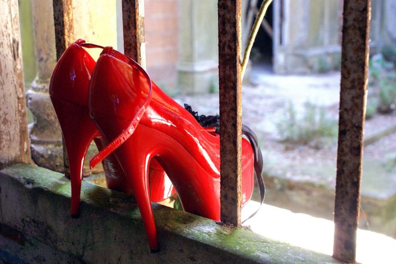 scarpette rosse Foto % Immagini| still life, dettagli e particolari ...