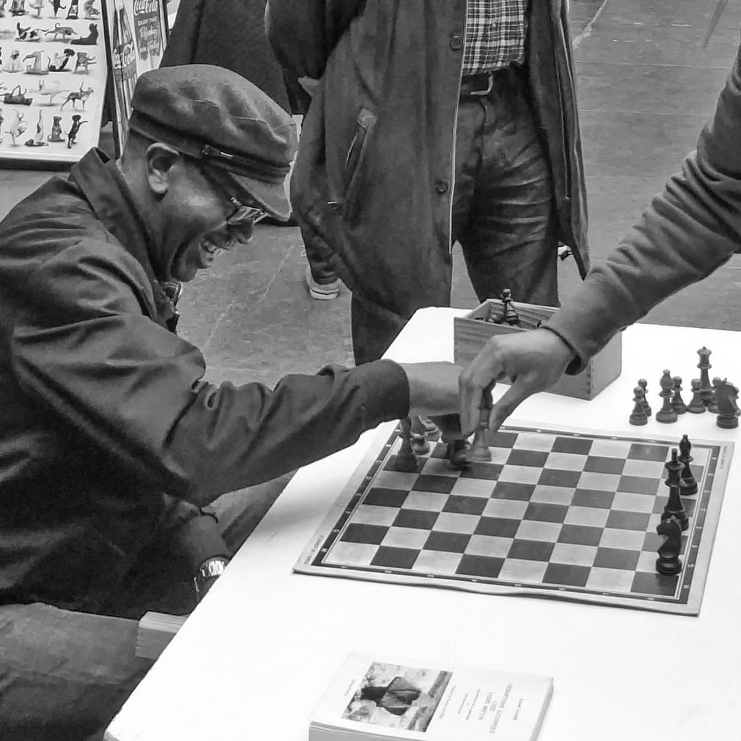 Schachmatt.... Foto & Bild | portrait, streetfotografie mit menschen ...