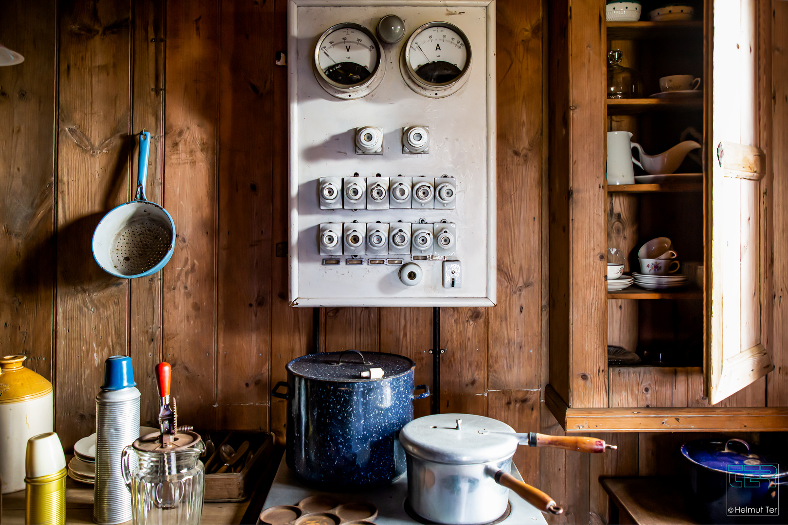 Schaltzentrale. - Alles doppelt abgesichert Foto & Bild | world ...