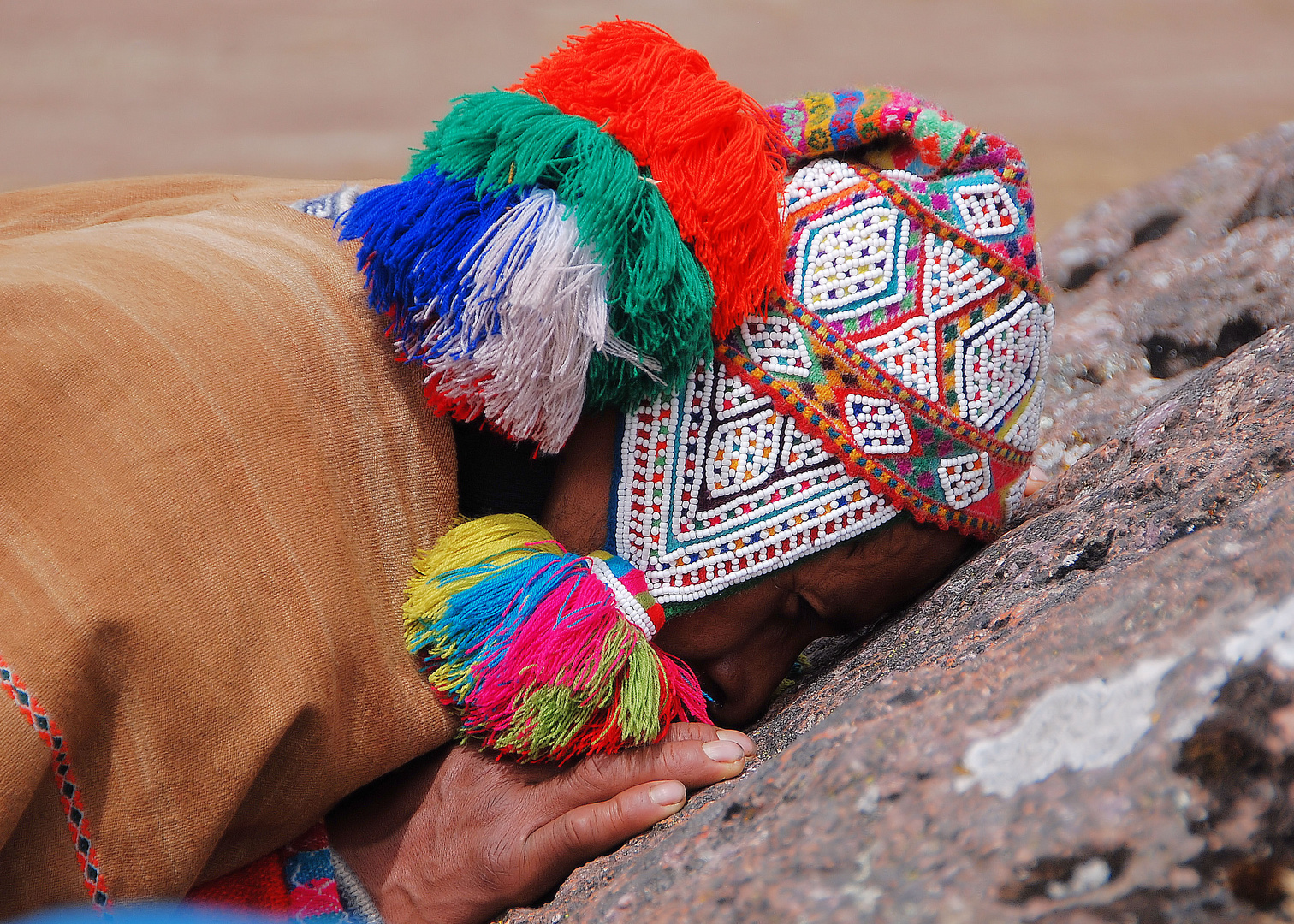 Schamane beim Gebet Foto & Bild | south america, peru, andes Bilder auf ...
