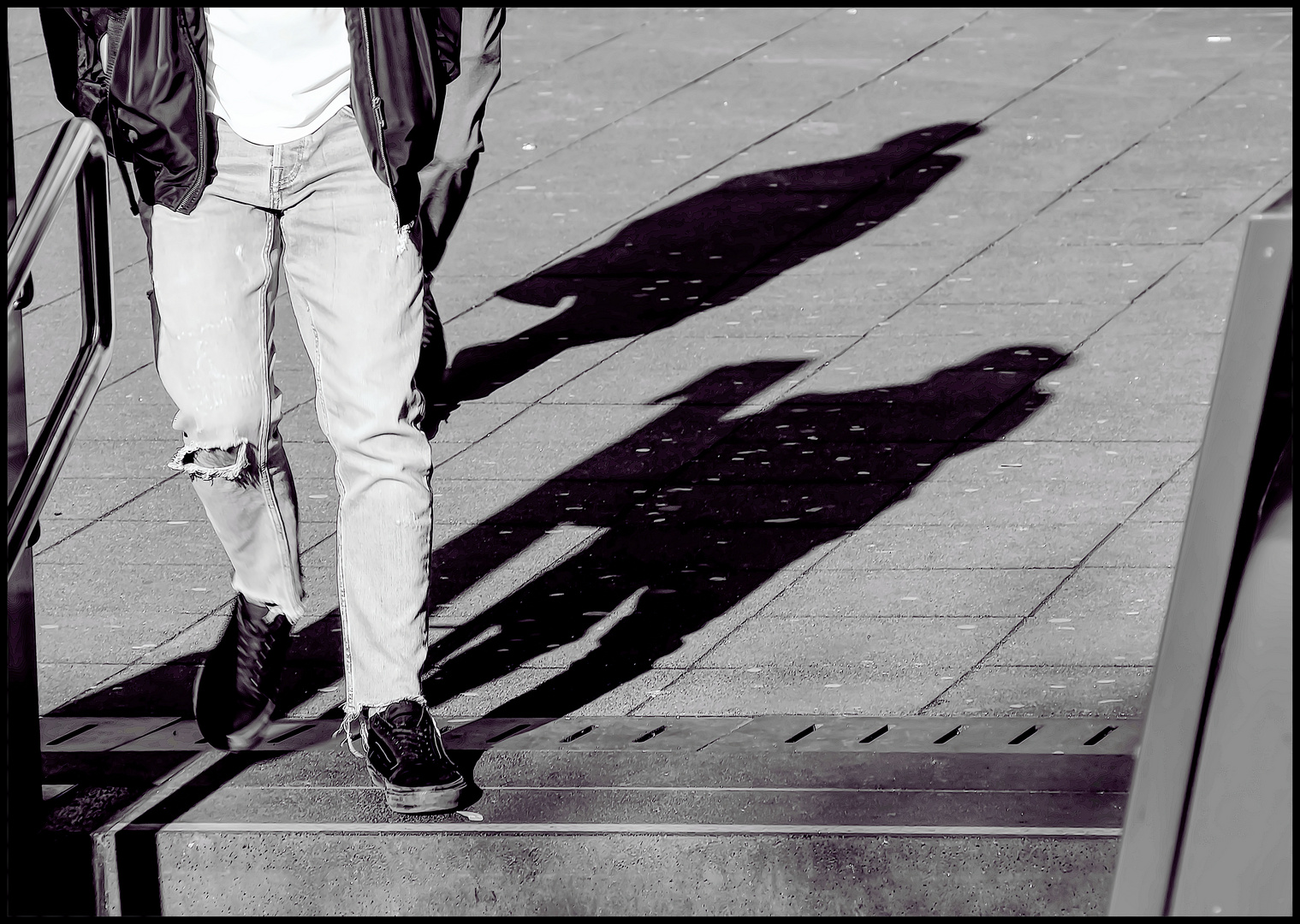 Schatten Foto & Bild | streetfotografie mit menschen, monochrom, bearbeitungs - techniken Bilder ...