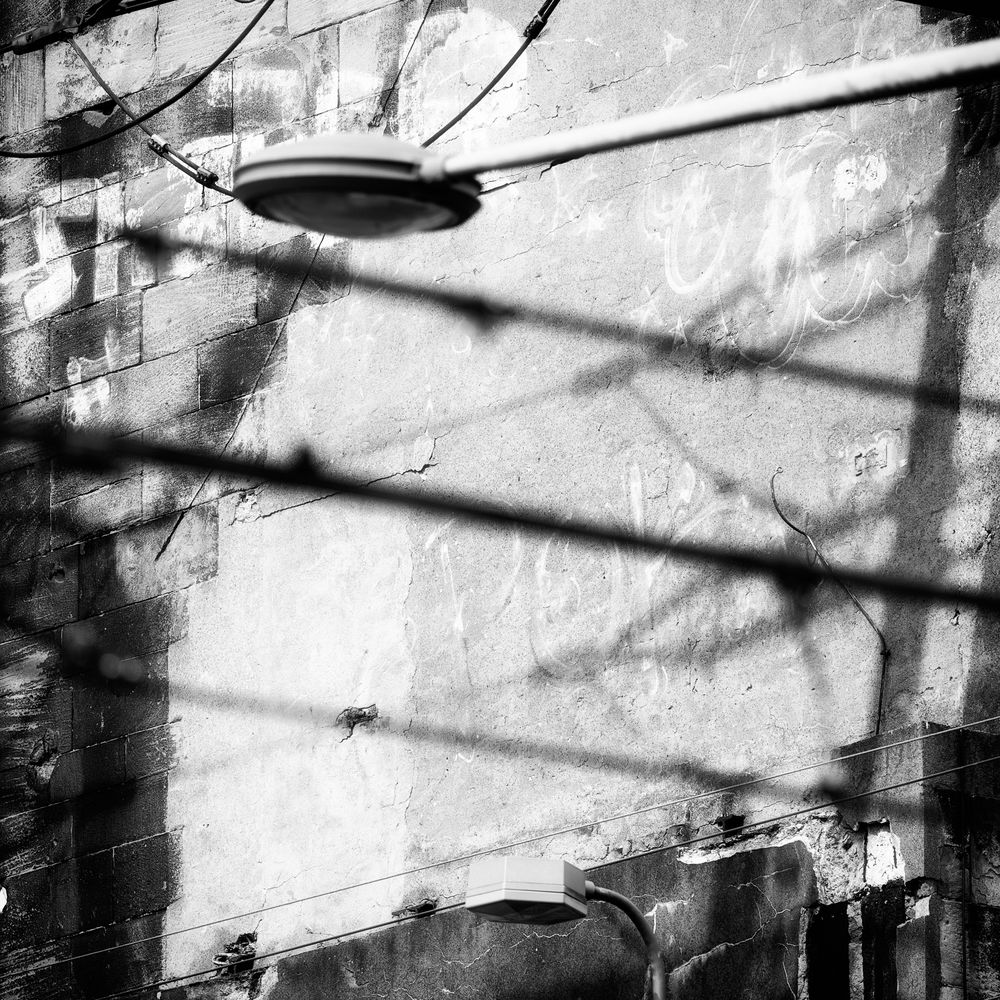 Schatten an der Wand 6 Foto & Bild | streetfotografie ohne menschen, im vorbeigehen, motive ...