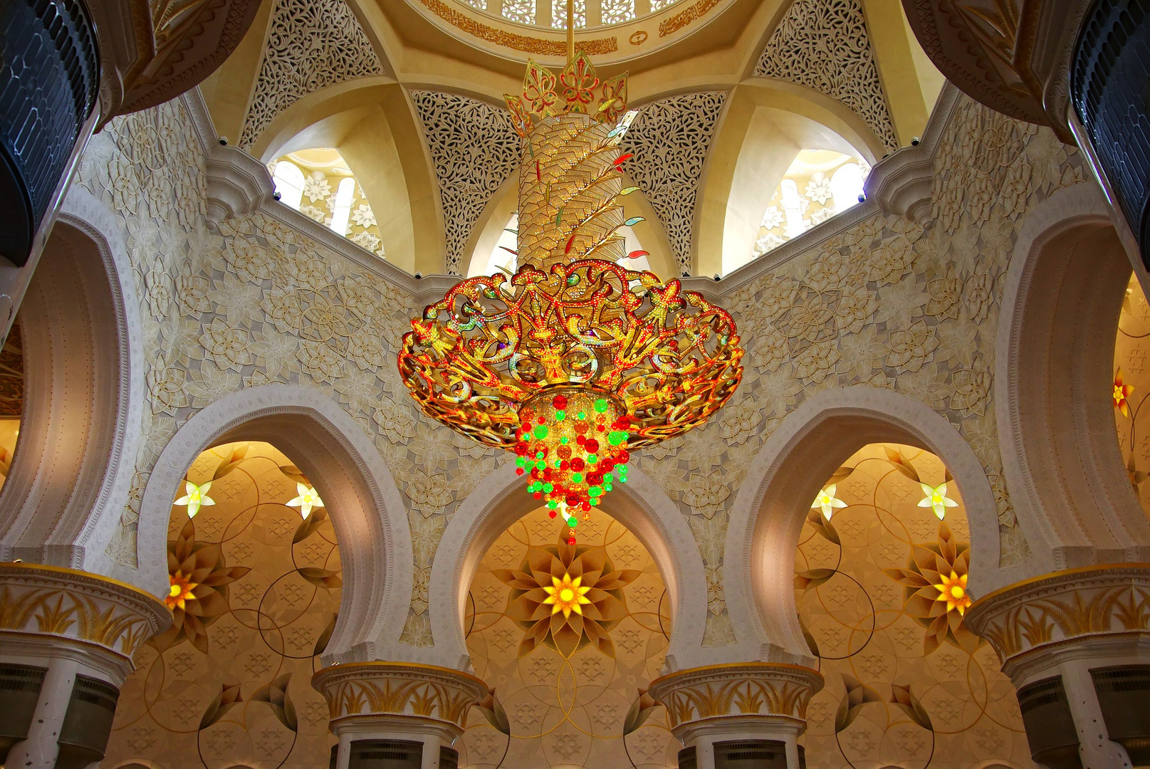 Scheich-Zayid-Moschee - Kronleuchter Foto & Bild | fenster, moschee ...