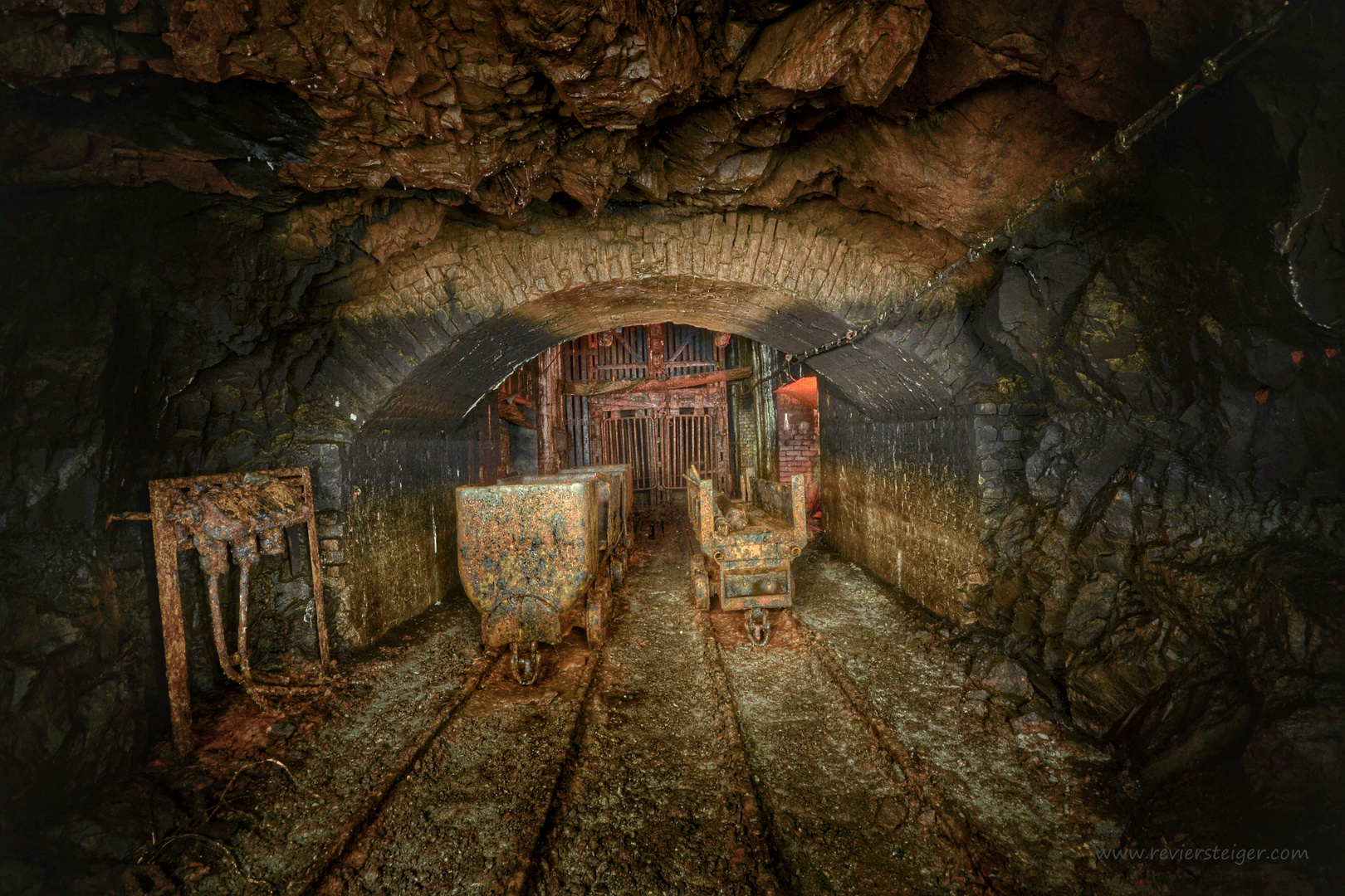 Schicht im Schacht Foto & Bild | dokumentation, wasser, bergbau Bilder auf fotocommunity