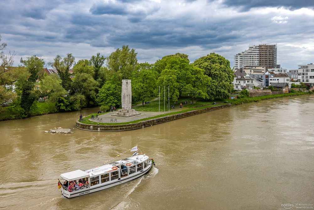 Schiff am Schwal Denkmal Foto & Bild | deutschland, europe, baden ...