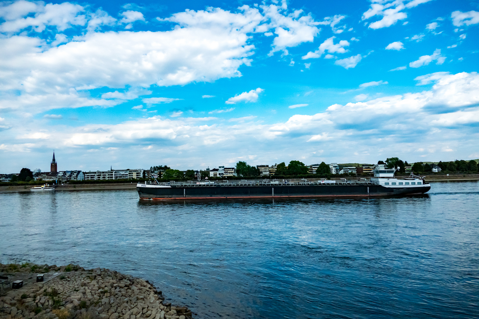 Schifffahrt am Rhein Foto & Bild | natur, landschaft, landschaften ...