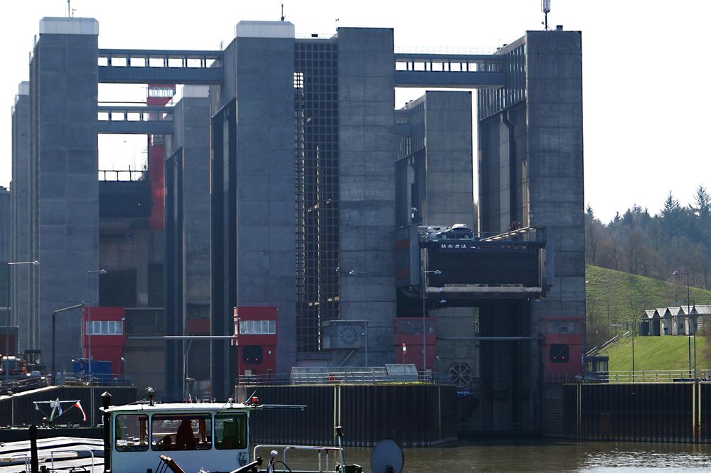 Schiffshebewerk Scharnebeck Foto & Bild | schiffe und seewege, verkehr ...