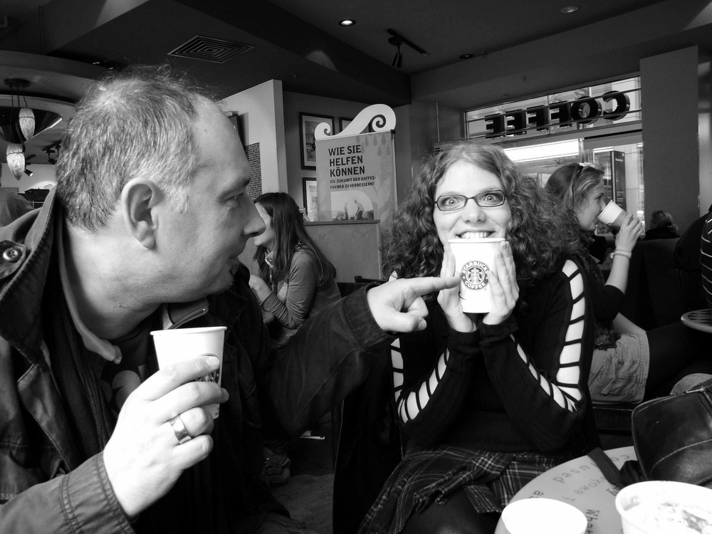 Schleichwerbung ;o) ? Foto & Bild | erwachsene menschen, zwei menschen, mehrere menschen Bilder ...