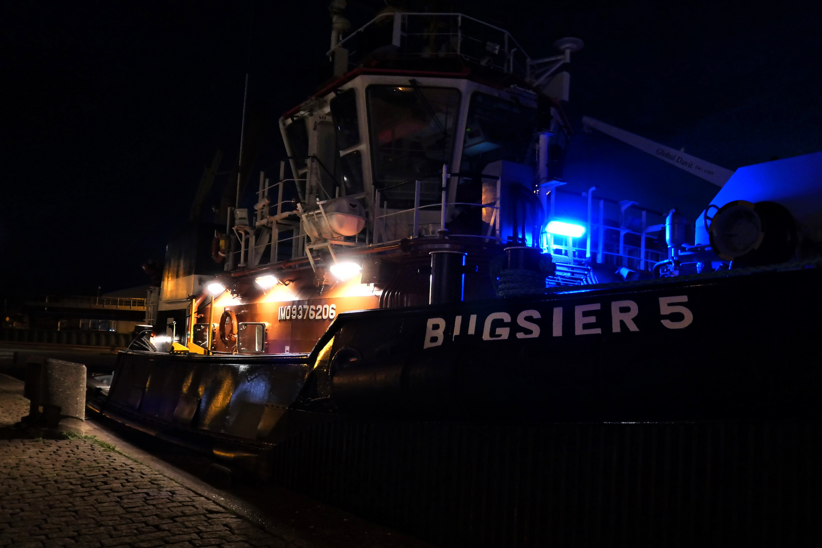 Schlepper Bugsier 5 Foto & Bild | wasser, hafen, nachtaufnahme Bilder auf fotocommunity