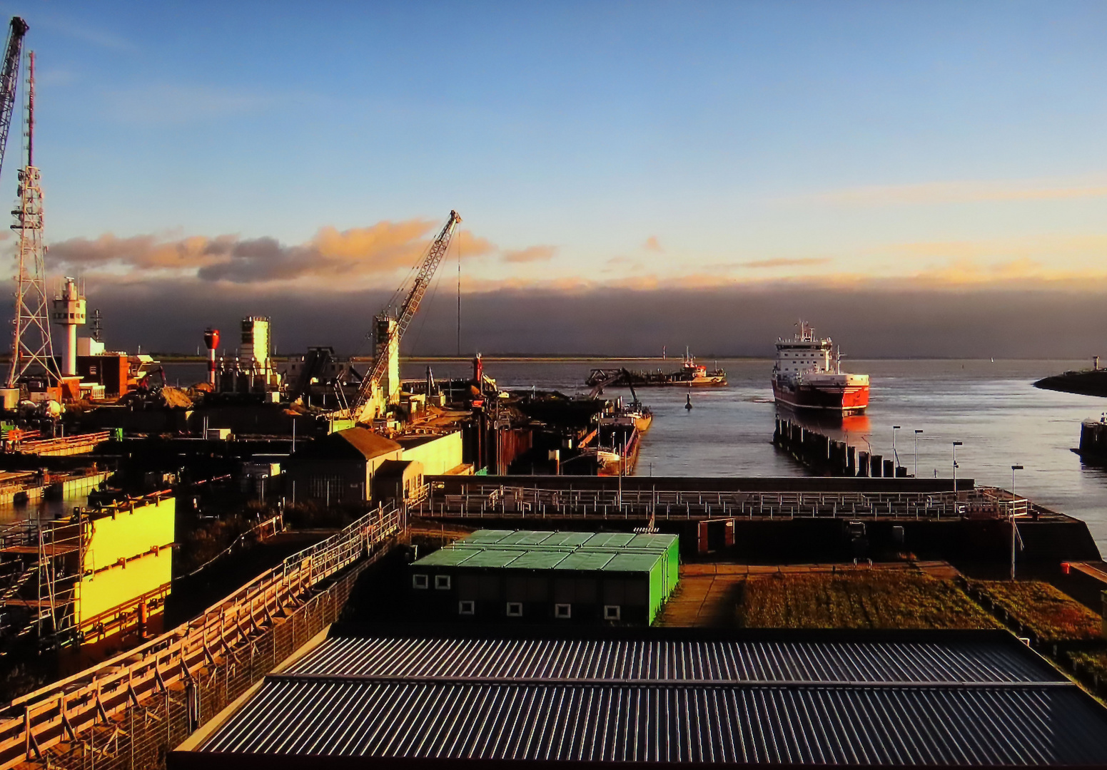 Schleuse Brunsbüttel 11.07.2022/20.30 Uhr Foto & Bild | spezial ...