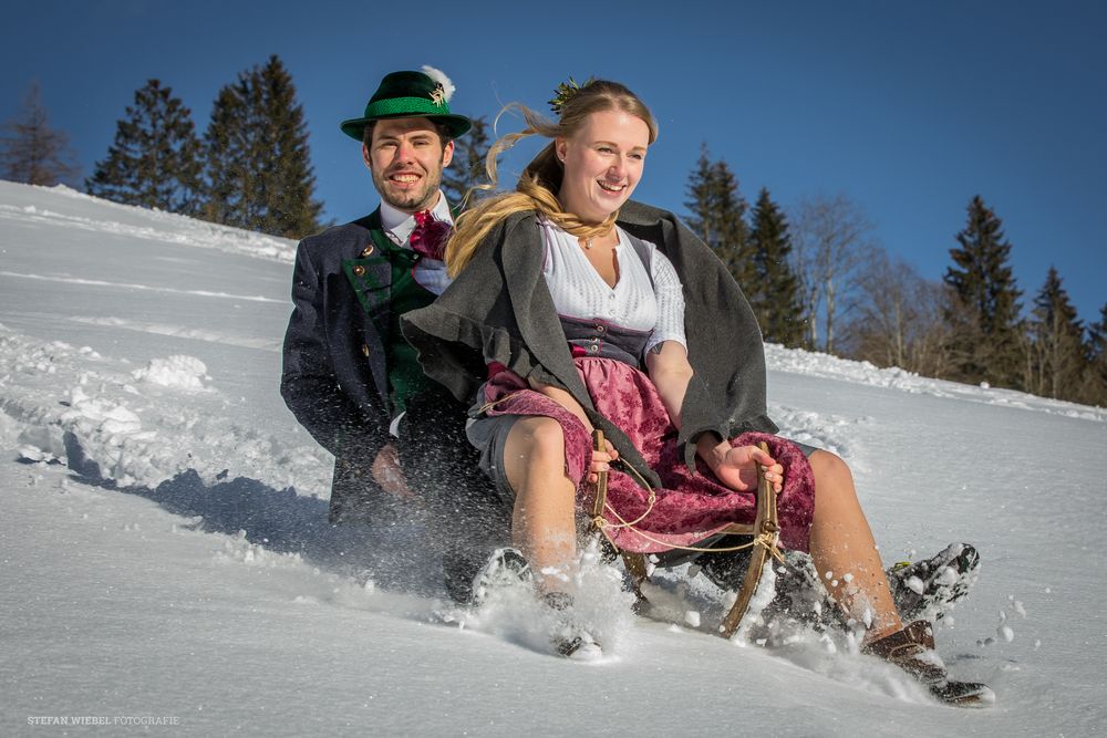"SCHLITTENFAHRT" Foto & Bild | erwachsene menschen, paare, hochzeit Bilder auf fotocommunity