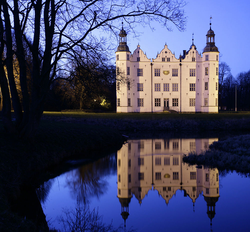 Schloss Ahrensburg Foto & Bild | deutschland, europe, schleswig ...